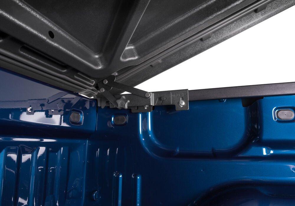 UnderCover LUX SE Series Tonneau Cover (MPN: UC2156L-N6) – Sprinter ...