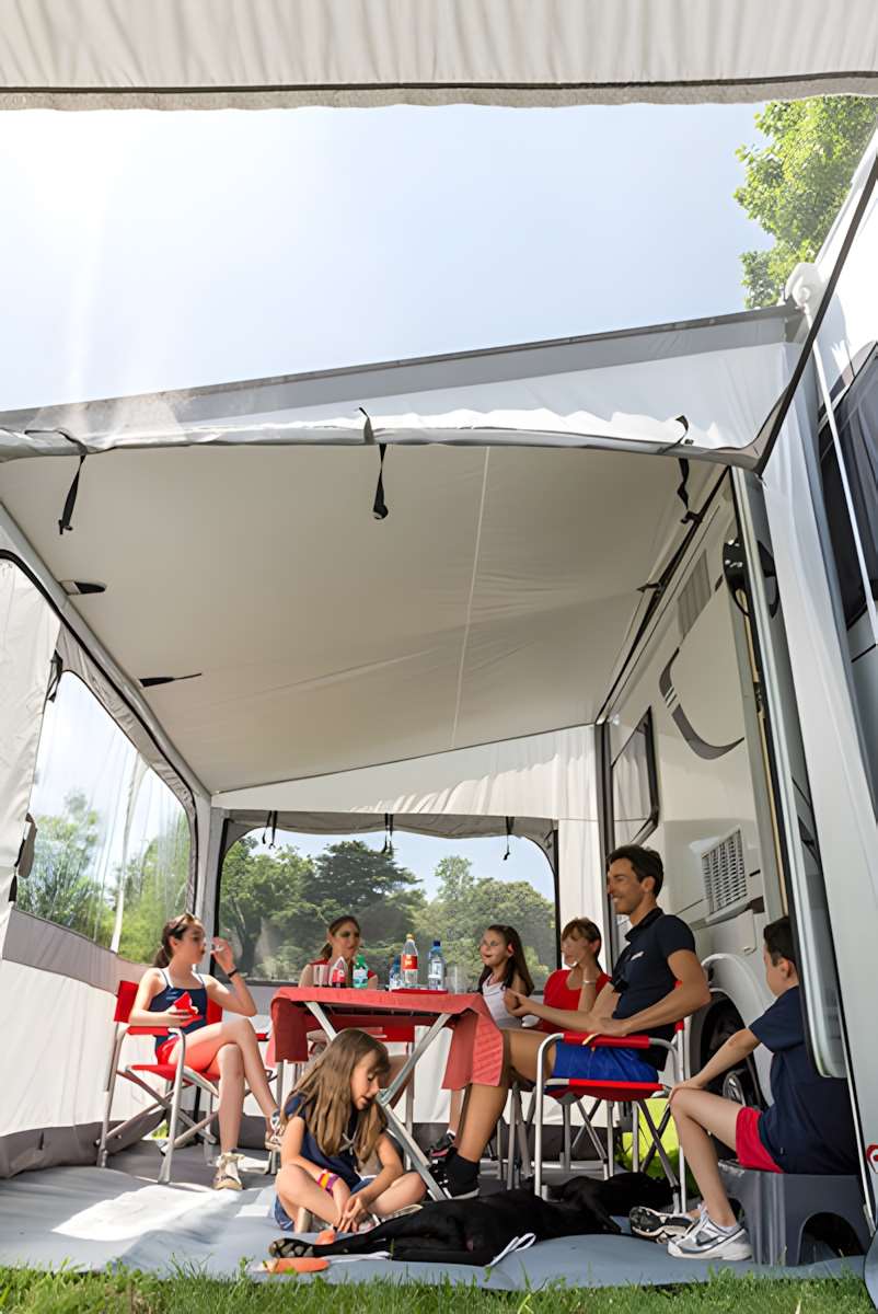 Lightweight Awning Enclosure from Fiamma – Sprinter Parts Depot